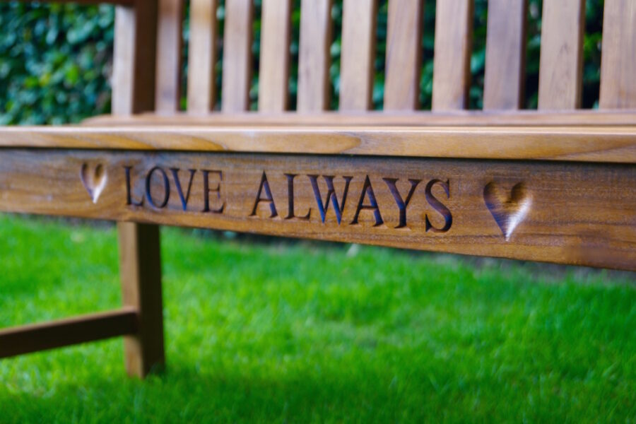 Engraved Wooden Garden Benches | TraditionalWoodenGifts.co.uk