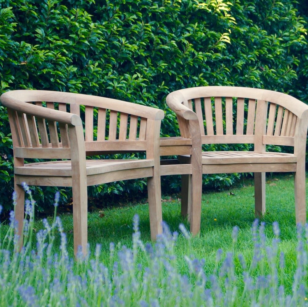 Garden Two-Seater Love Bench | TraditionalWoodenGifts.co.uk