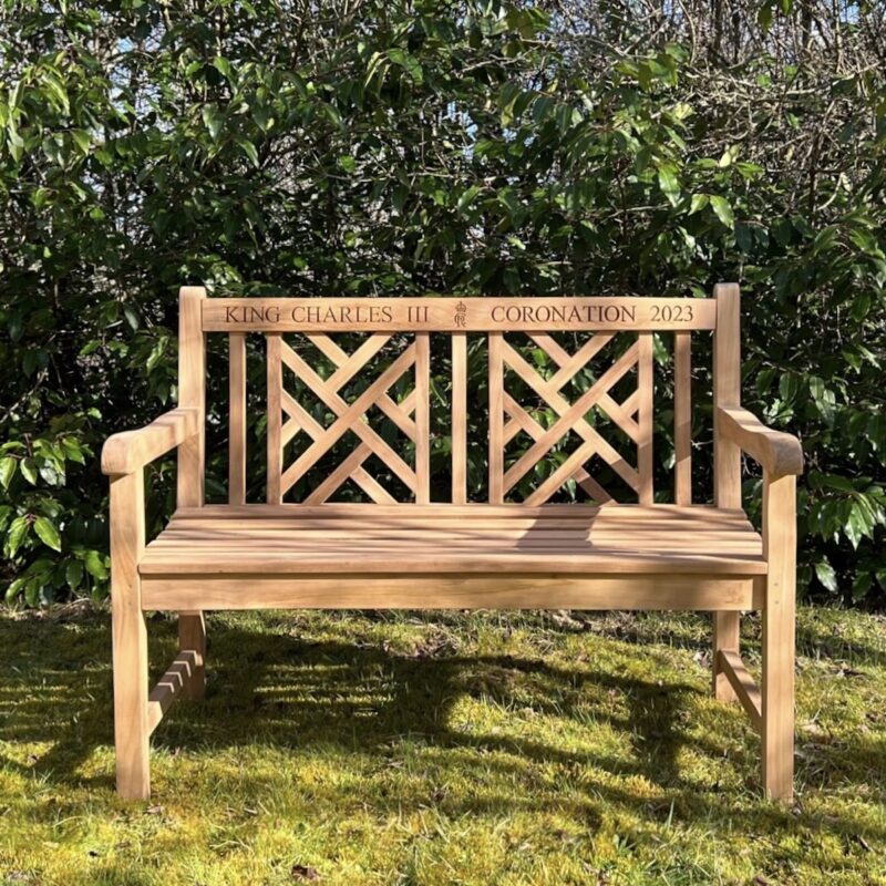 King Charles Crossroads Engraved Coronation Bench - Traditional Wooden ...